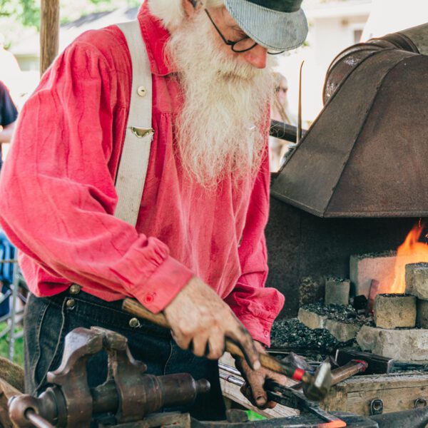 Latané, Tom | Vesterheim Norwegian-American